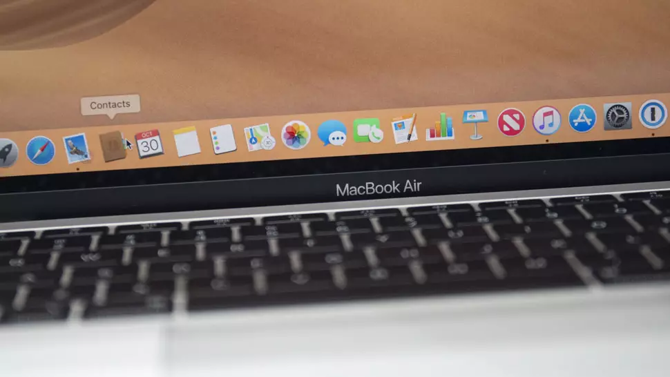 Yeni MacBook Air, MacBook'u Korkunç Bir Satın Aldı