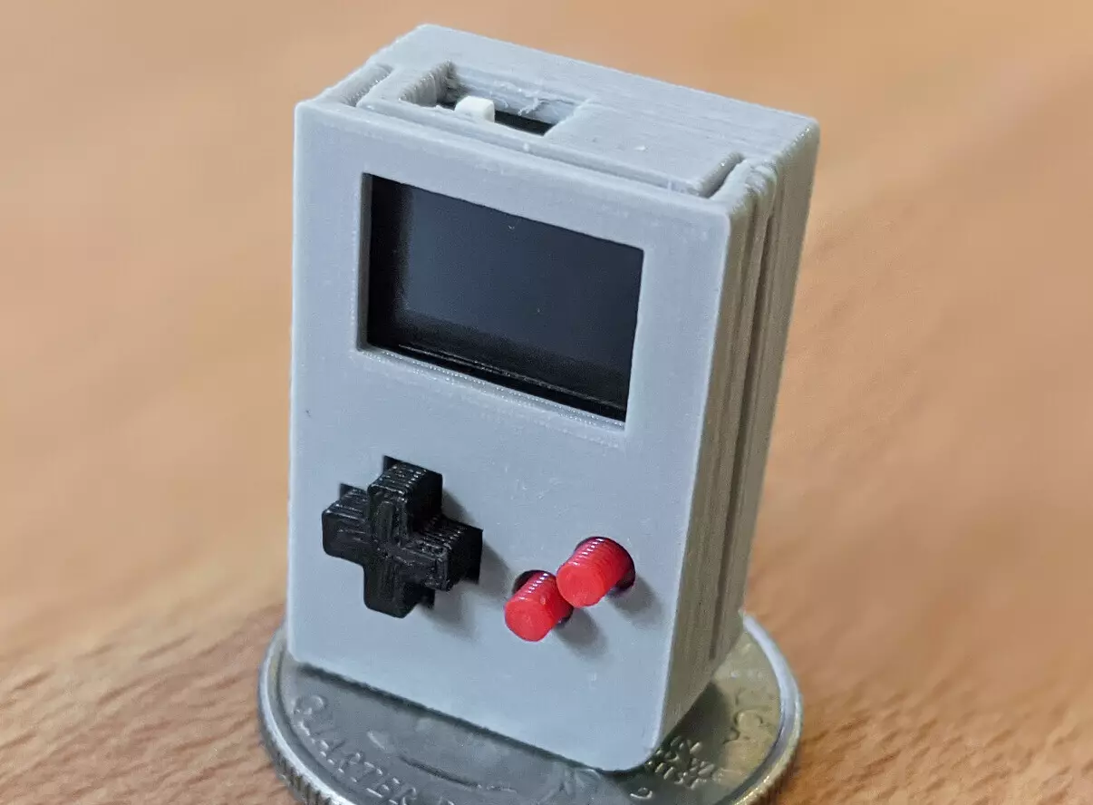 Você vai precisar de um microscópio para jogar este Game Boy Clone de uma polegada de altura