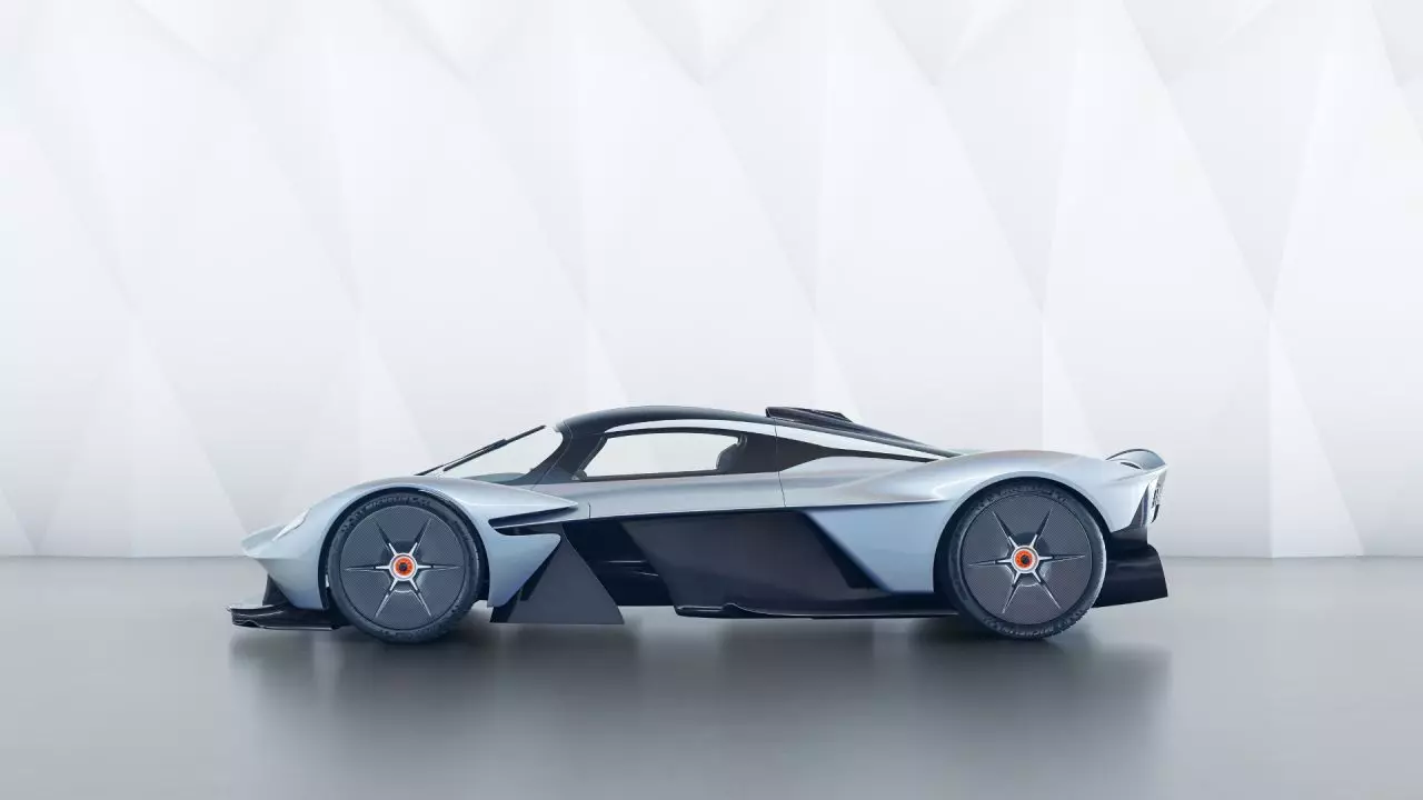 ຊື່ນຊົມຕາຂອງເຈົ້າຢູ່ເທິງ Aston Martin Valkyrie