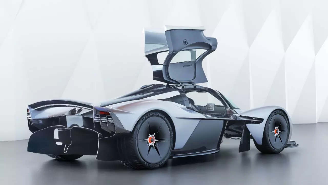 ຊື່ນຊົມຕາຂອງເຈົ້າຢູ່ເທິງ Aston Martin Valkyrie