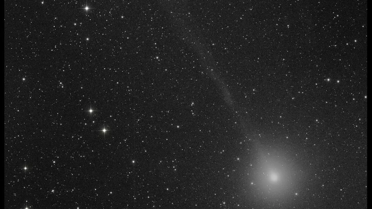 ICYMI: Lifoto tse Molemohali tsa Bekeng e Fetileng ea Green Comet