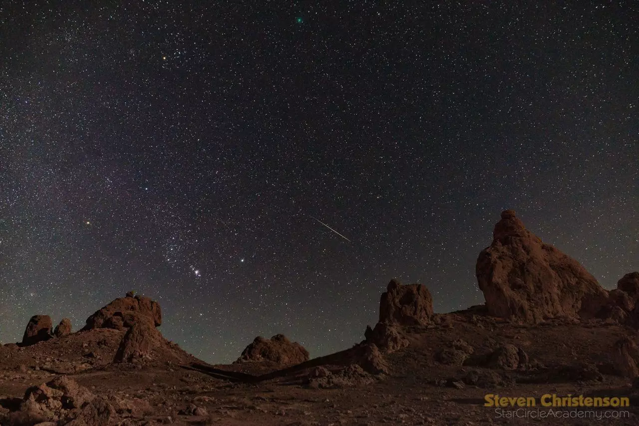 ICYMI: Lifoto tse Molemohali tsa Bekeng e Fetileng ea Green Comet