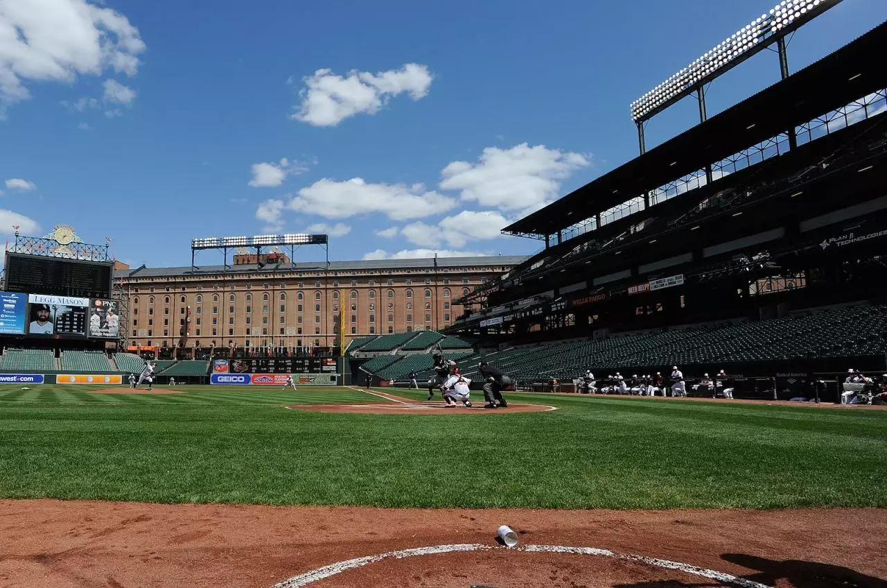 Fotoğraflar: Boş Bir Stadyum MLB Beyzbol Maçına Ev Sahipliği Yapıyor