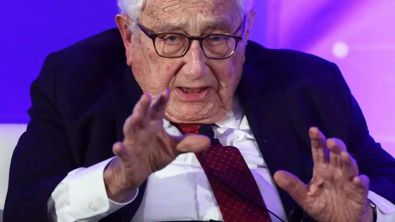 Waa kan waxa Henry Kissinger uu ka fekerayo mustaqbalka sirdoonka macmal ah