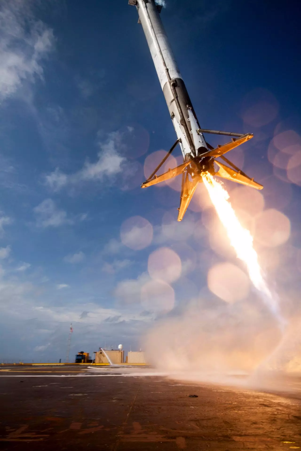 SpaceX gëtt ëmmer méi no fir seng Barge Landung ze Neel