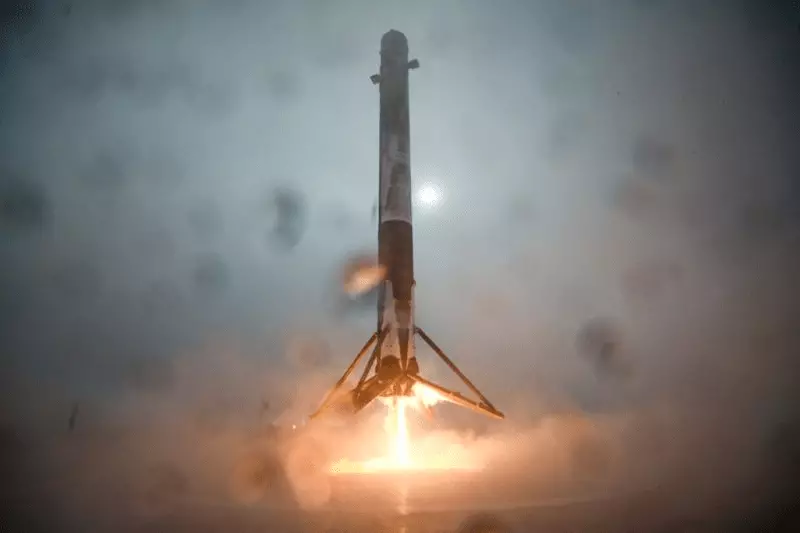 SpaceX tulee jatkuvasti lähemmäksi proomun laskeutumista