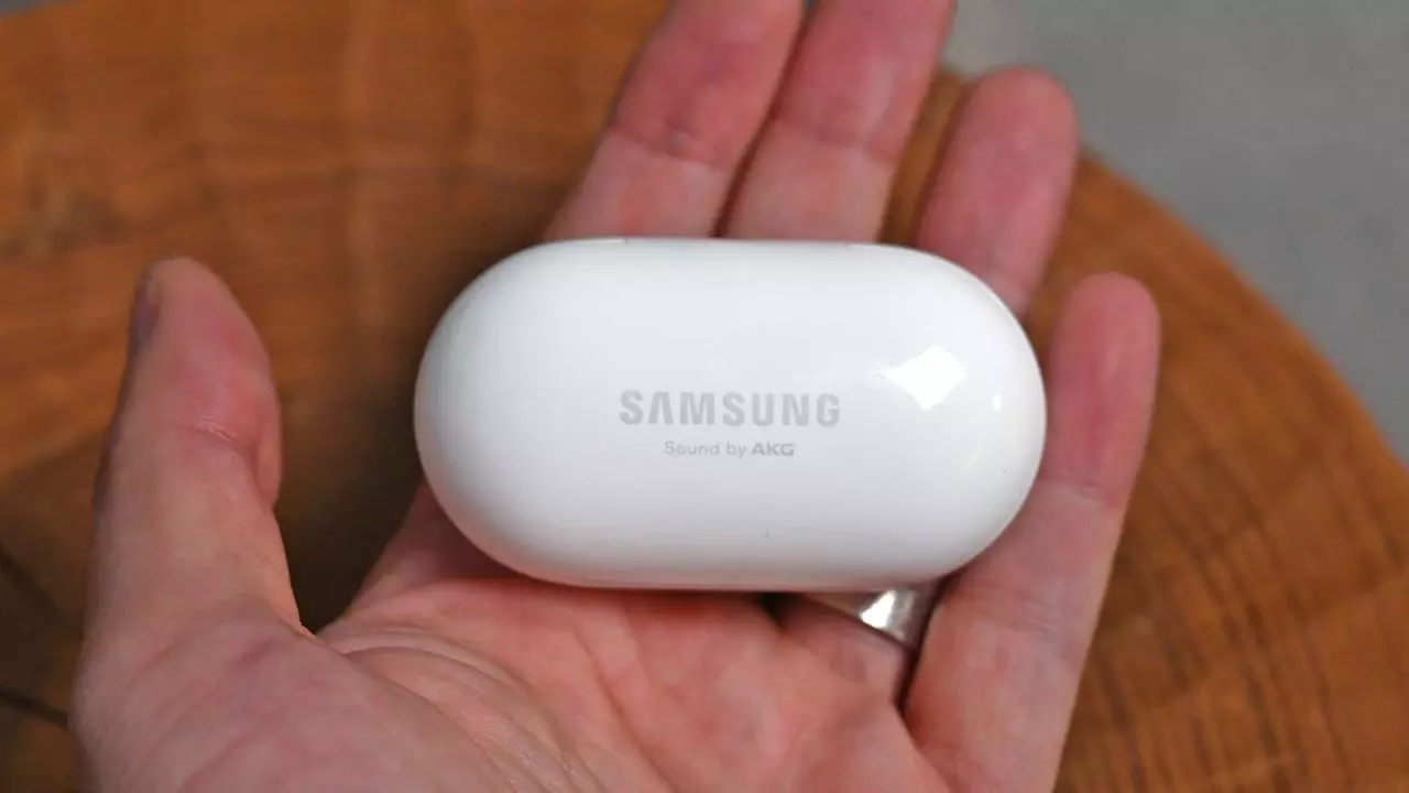 I nuovi Galaxy Buds+ di Samsung hanno il doppio della durata della batteria e più microfoni 56256_3