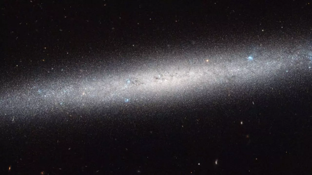 Stephen Hawking uye bhirionaire wekuRussia Vanoda Kuvaka Interstellar Starship