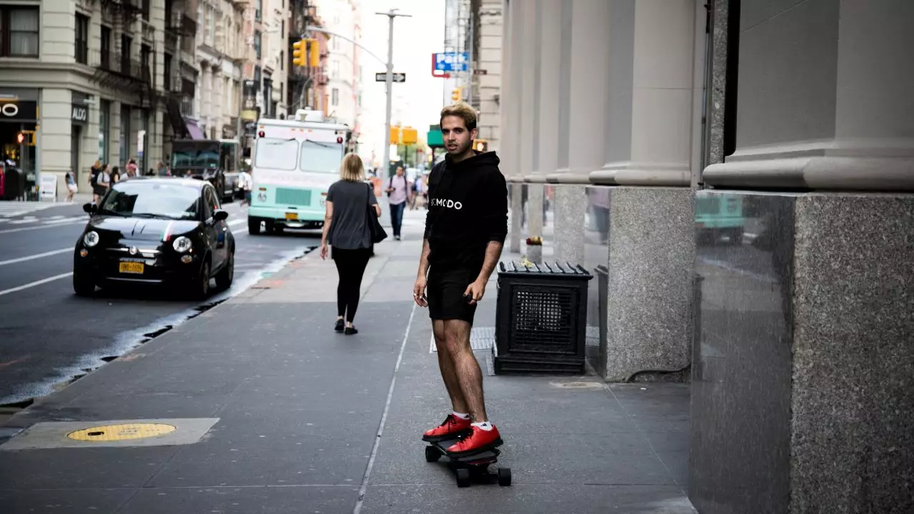 Skateboard electric Halo Board: The Gizmodo Review