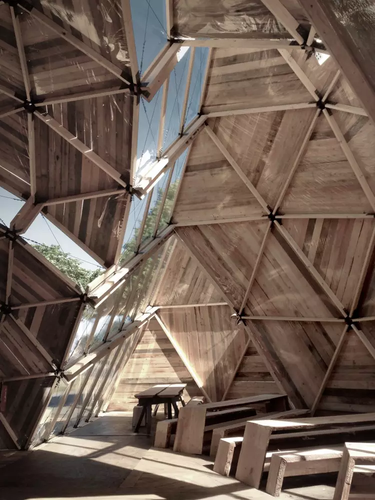 Tato úžasná geodetická kupole ukrývá dánské politické svržení
