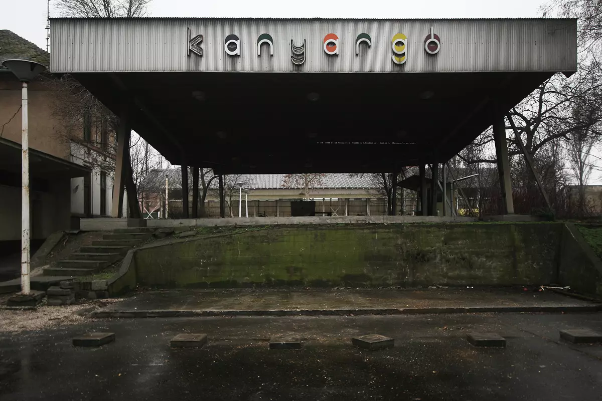 Унутры Прывідных рэшткаў Будапешцкага парку забаў Condemned