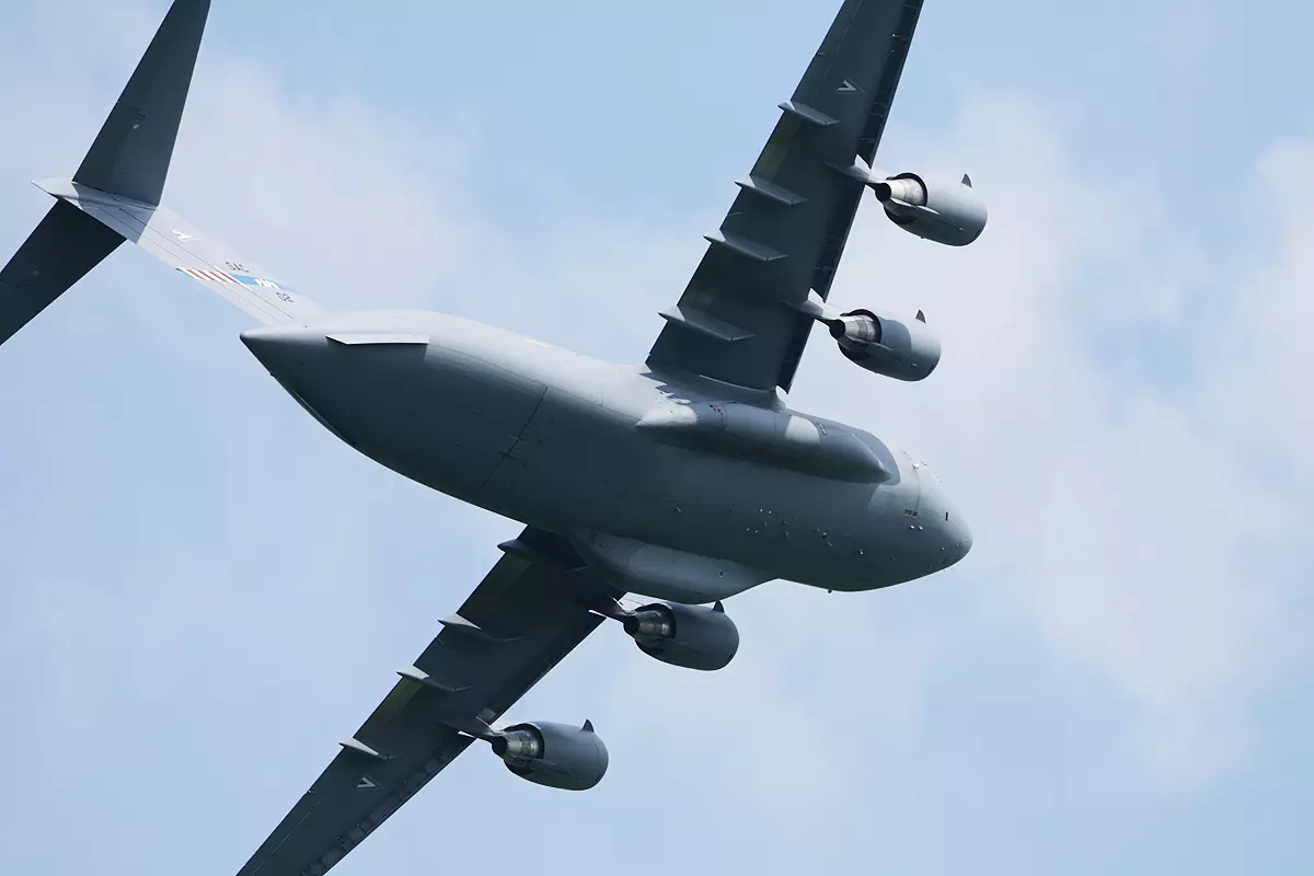 Tur Up-Close Globemaster C-17, Raksasa Sing Mabur