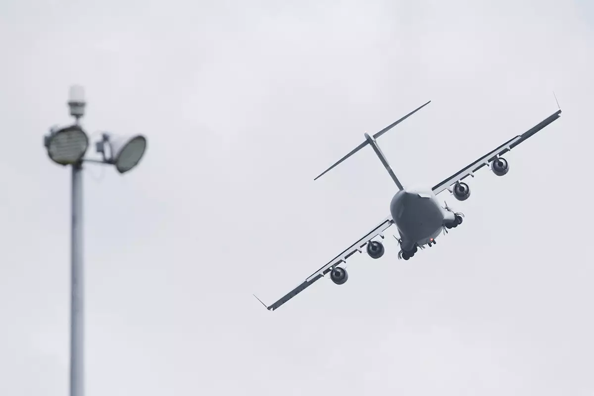 C-17 Globemaster uchuvchi gigantga yaqin sayohat