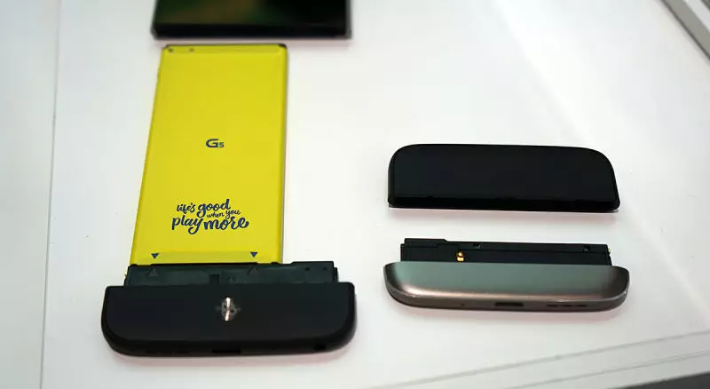 Twee nieuwe accessoires geven LG's modulaire smartphone superkrachten