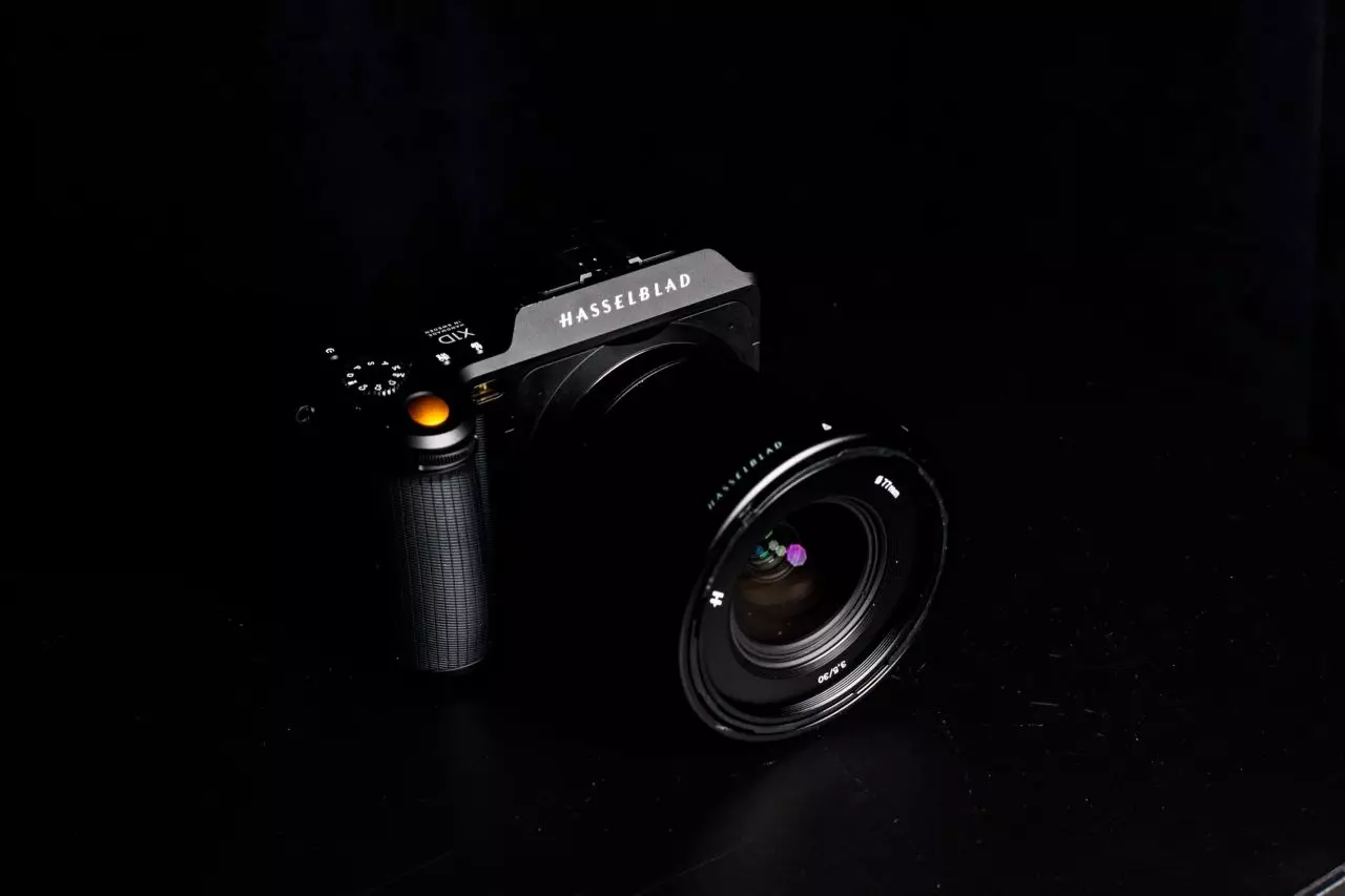 Vekolîna Kamera Hasselblad X1D: Makîneyek Faks û Fotokopîyek Di Barek de Dimeşin