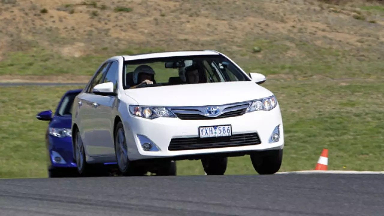 Toyota Camry Híbrido 2012 Práctico