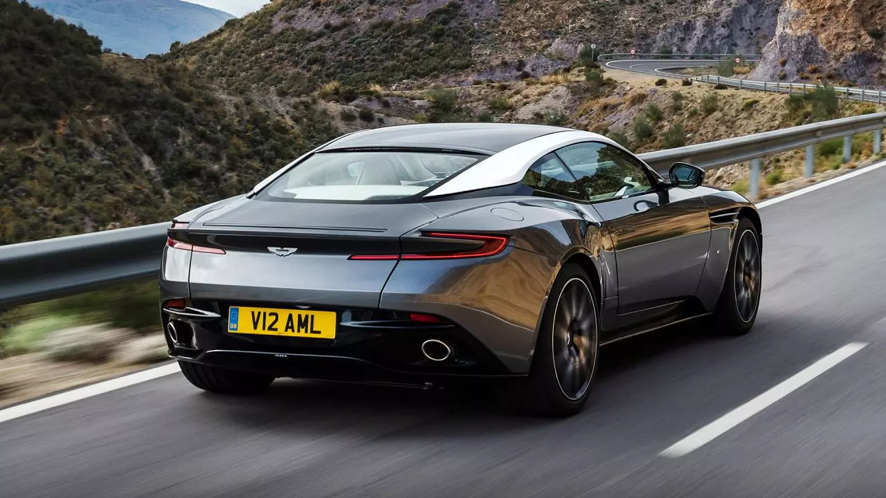 Enam Jam Di Aston Martin DB11