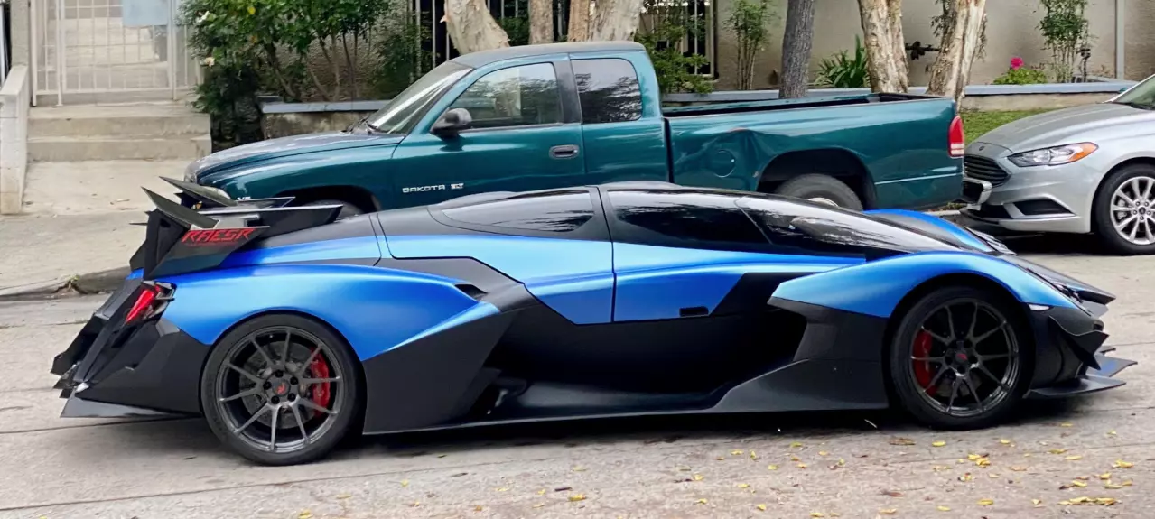 Tento absurdne vzácny elektrický hypercar s výkonom 1 250 HP bol spozorovaný v okolí štvrte LA ako NBD