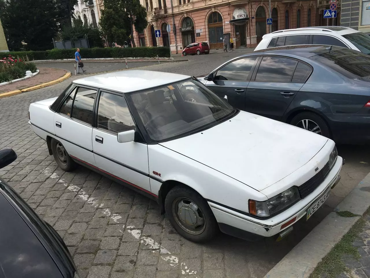 Aqui estão apenas alguns dos bons carros que vimos na Ucrânia