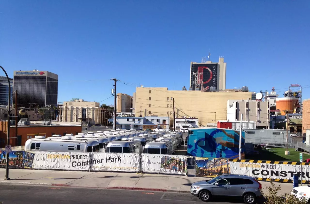 Ewangelicki urbanizm: przegląd odrodzenia Vegas w projekcie Downtown