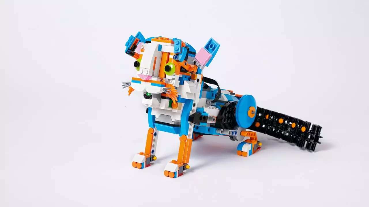 Ilé Crazy LEGO Robots Ko ti rọrun rara