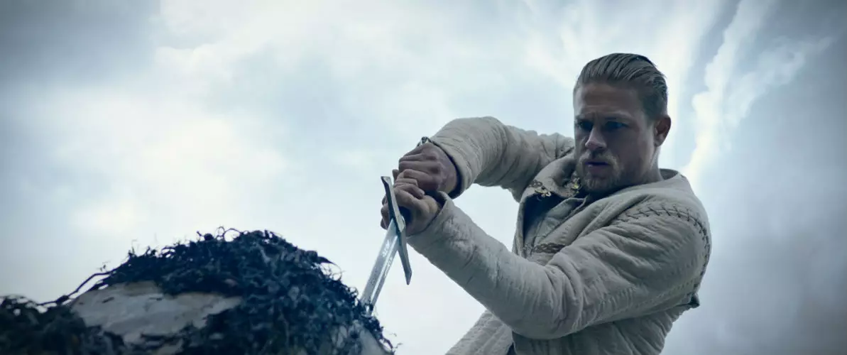 Det visar sig att King Arthur: Legend of the Sword är mycket bättre än någon förväntat sig