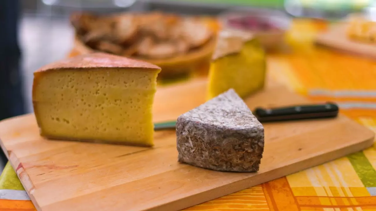 Öt szakértőt kérdeztünk meg: A sajt rossz az Ön számára?