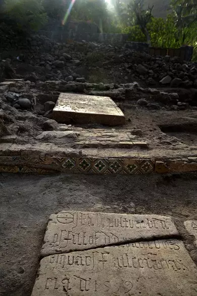 Výkop nejstarší křesťanské církve v tropech odhaluje temnou historii Fallen City