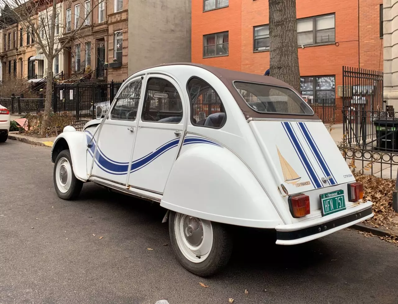 Dës Citroën, déi zu Brooklyn sëtzen, hu keng Zweifel Geschichten ze erzielen