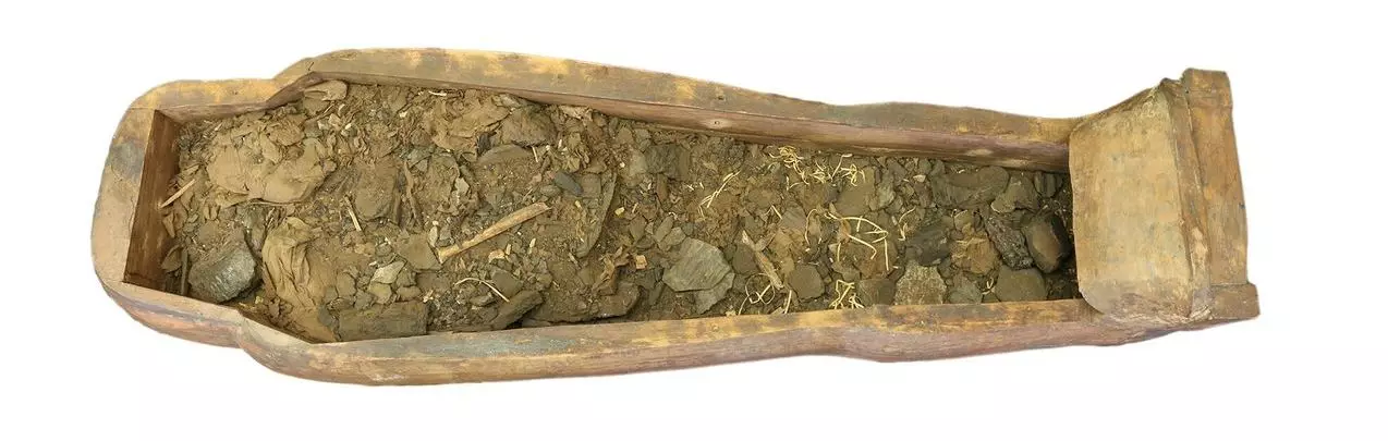 ארון מתים מצרי ריק כביכול מכיל למעשה מומיה