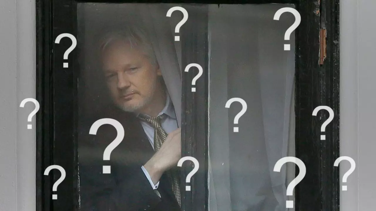 Teori Konspirasi Terbaik Internet Tentang Julian Assange