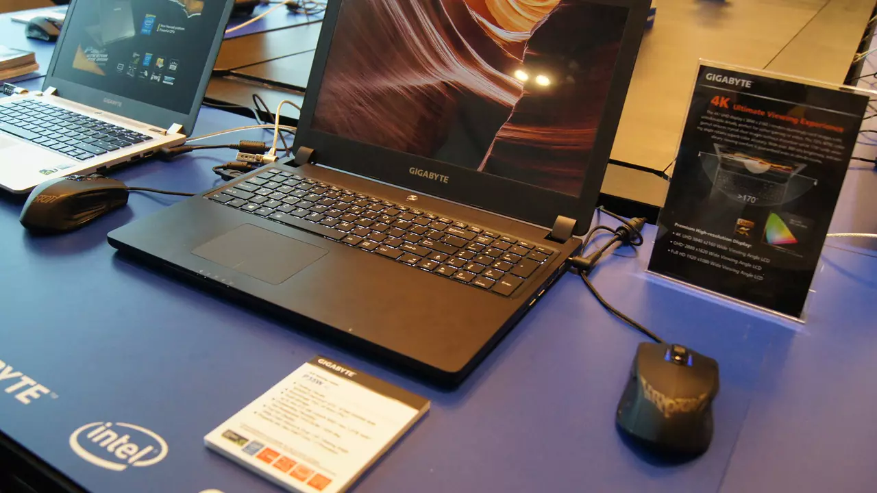 Computex 2014 တွင် ပါးလွှာပြီး အစွမ်းထက်သော Gaming Laptop များသည် ကြီးမားပါသည်။