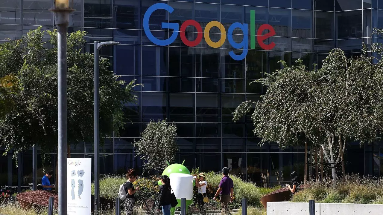 ကန်ထရိုက်အလုပ်သမားများ၏ ယုတ်ညံ့သော ဆက်ဆံမှုကို အဆုံးသတ်ရန် အမေရိကန် အထက်လွှတ်တော်အမတ်များက Google ကို တိုက်တွန်းလိုက်သည်။
