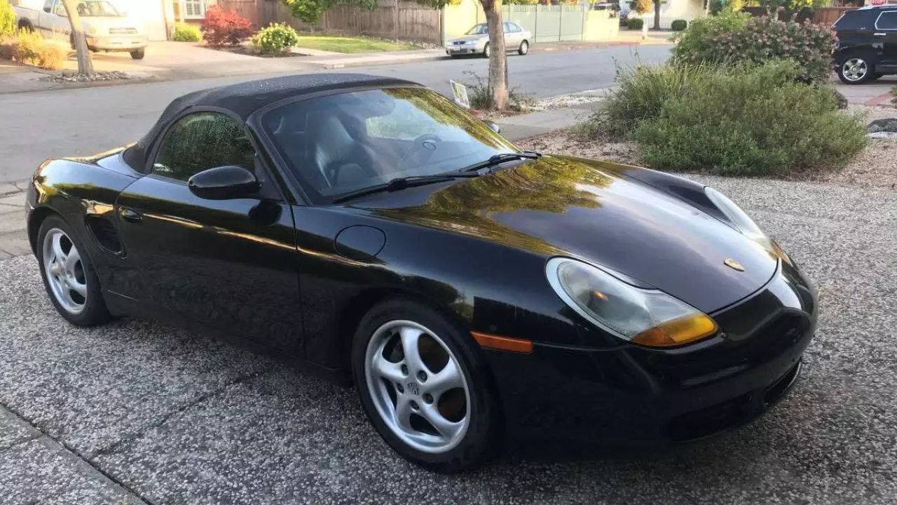 Vai šis aptuvenais 1997. gada Porsche Boxster 3.4, maksājot 9000 $, patiešām varētu būt gluds darījums?