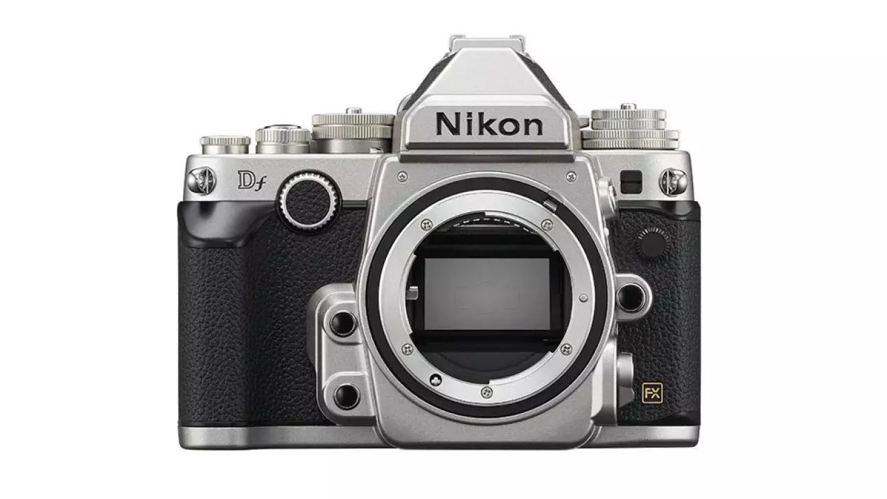 Nikon Df: Setshosa sa DSLR se Slimmed Down, Lebelo la Sekolo sa Khale