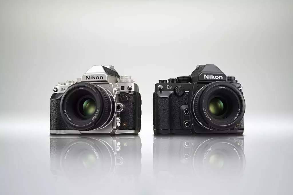 Nikon Df: Mostru DSLR Bi Streak Slimmed Down, Old-School