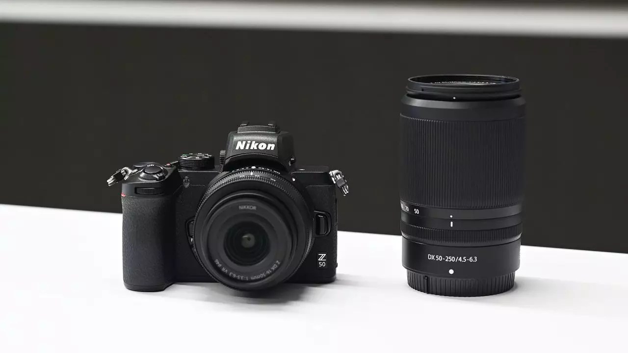 I-Z50 yikhamera ye-Nikon efikelelekayo ngakumbi kwaye i-Compactless Mirrorless Camera 685_3