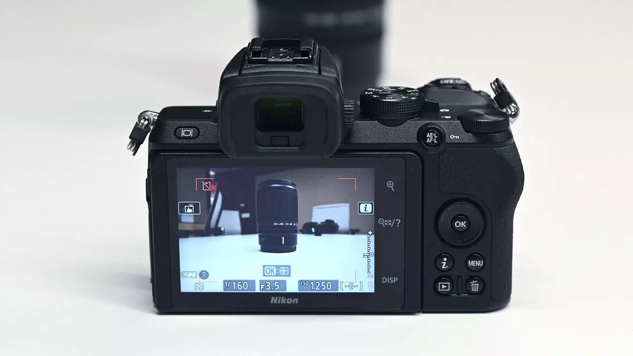 Z50 Nikon جو وڌيڪ سستي ۽ ڪمپيڪٽ آئيني کان سواءِ ڪئميرا آهي 685_6