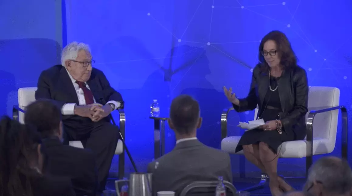 Henry Kissinger varuje, že AI zásadne zmení ľudské vedomie