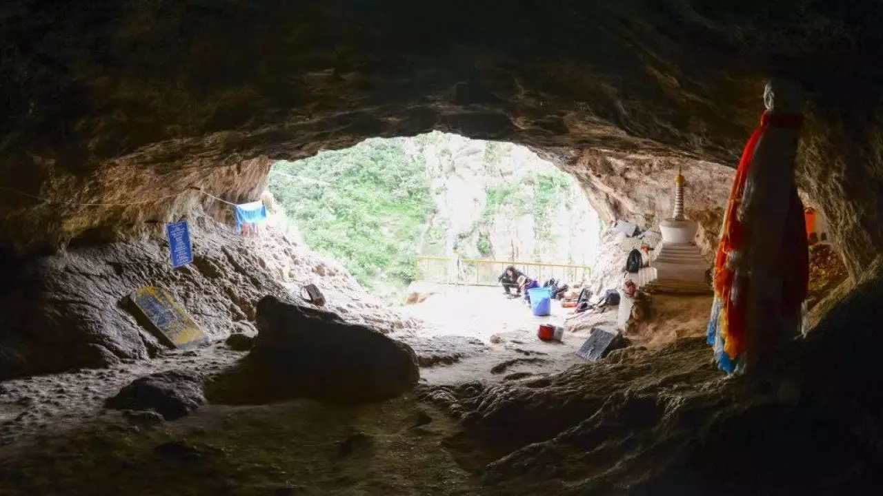 Penemuan Fosil Denisovan yang Menakjubkan Dilacak Kembali ke Biksu Buddha yang Tidak Dikenal
