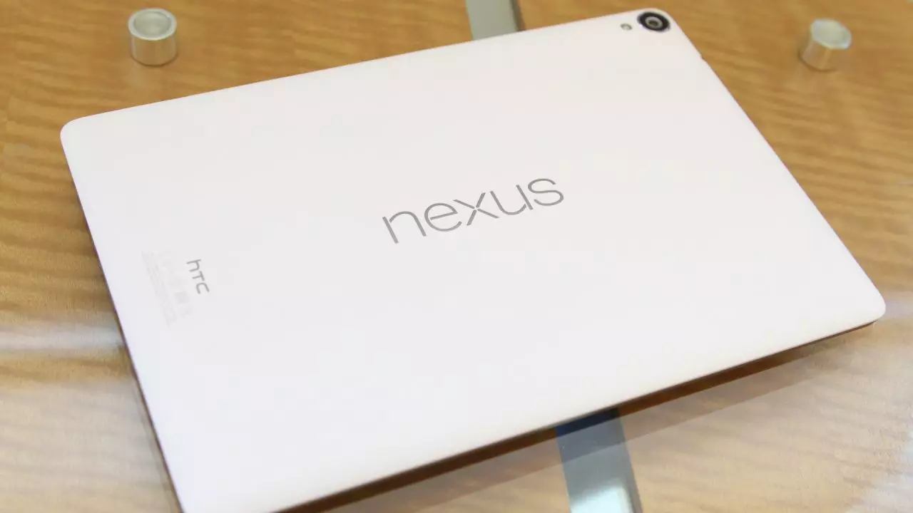 Nexus 9 Hannun-On: Android's iPad Air Mai Neman Nemi, Ba Abin mamaki bane