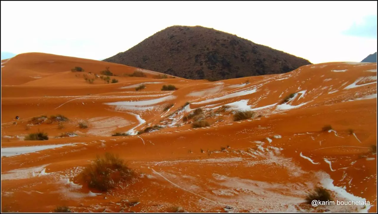As fotos de nevadas estrañas no Sahara parecen irreais