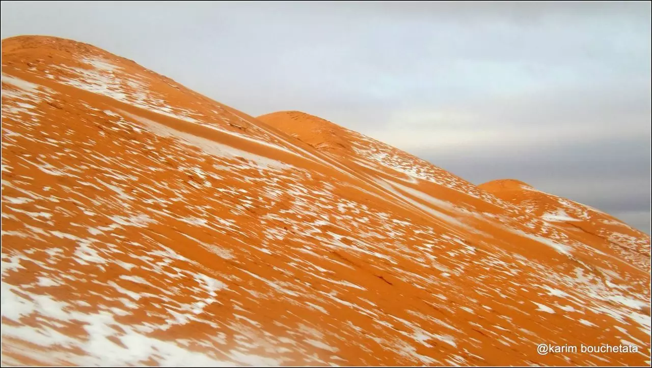 As fotos de nevadas estrañas no Sahara parecen irreais