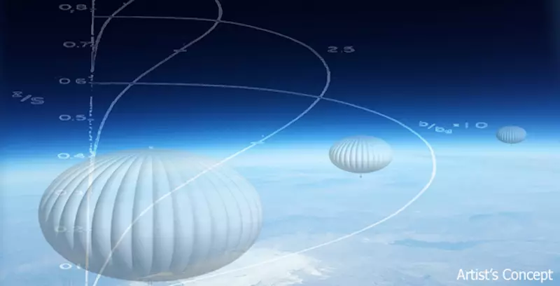 Daardie UFO's wat gisteraand oor Kansas City opgemerk is, was Darpa-toetsballonne
