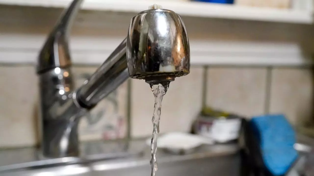 Wogwira Ntchito Akutsutsidwa Chifukwa Chobera Kansas Water Utility ndi Kuyesa Kutseka Key Systems