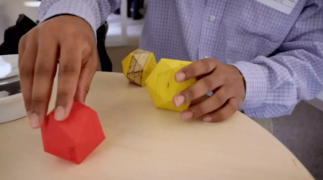 Ang 'ClusterDuck' Mao ang Rubber Duck-Inspired Wifi System sa IBM Alang sa Emergency Relief