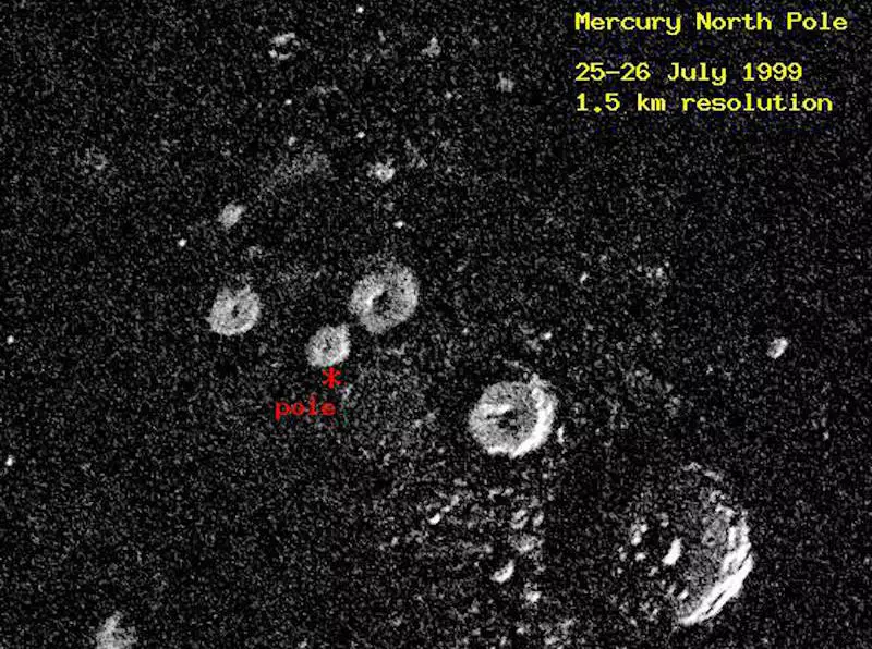 Arecibo radar image na nagpapakita ng yelo sa north pole ng Mercury. (Larawan: NAIC)
