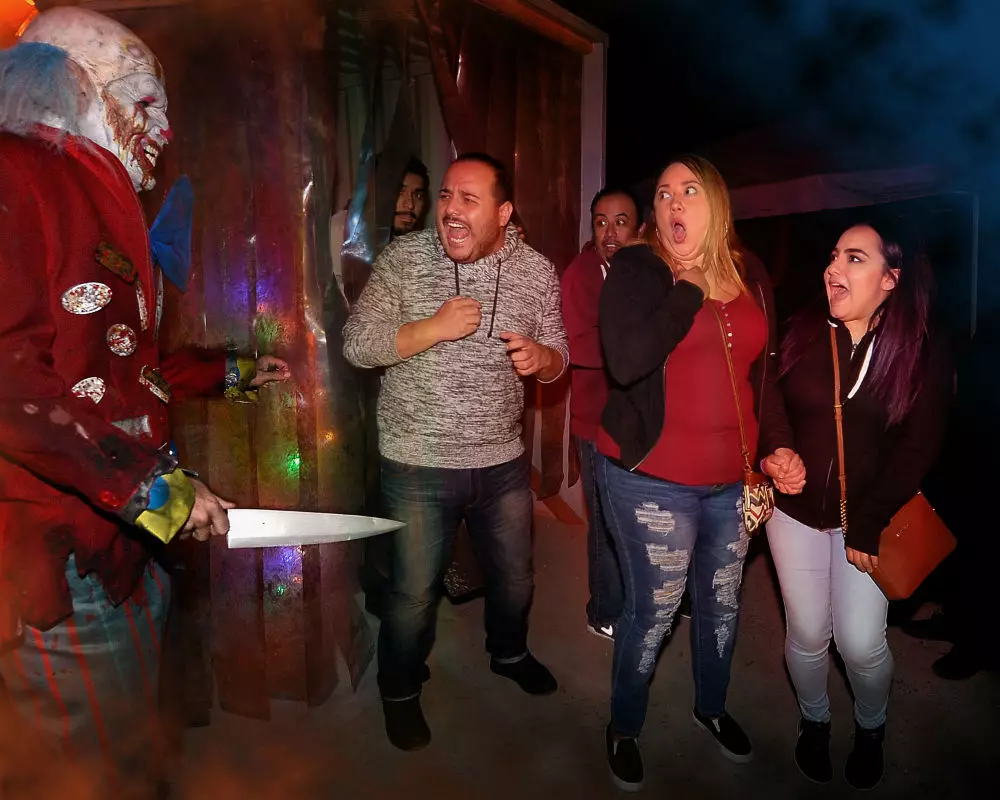 Një turne fotografik rrëqethës argëtues i Netëve Horror të Halloween të Universal Studios