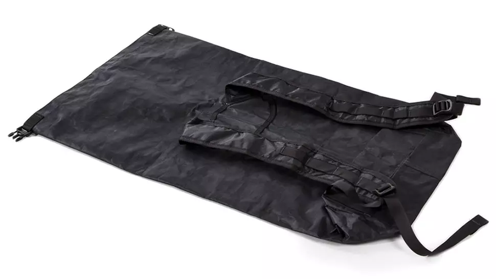 Легкий рюкзак, виготовлений із тканини, яка в 10 разів міцніша за сталь