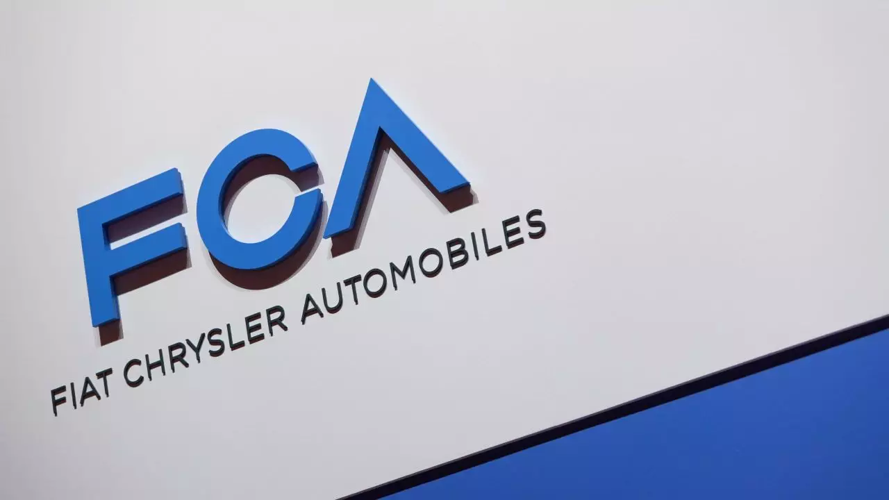 Ulje pagash të Fiat Chrysler Coronavirus: 50 për qind për CEO, 100 për qind për bordin, 20 për qind shtyrje për shumicën e punonjësve me pagë